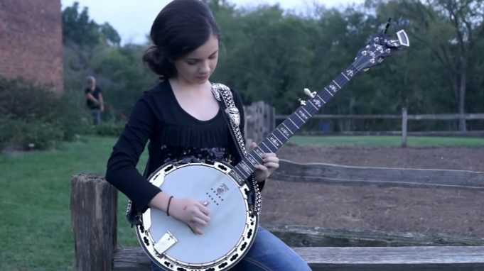 12 years old girl play the banjo like a pro : Sunnies Days