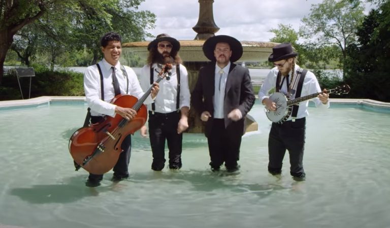 This Song Has Some Dark Subject Matter : Sunnies Days