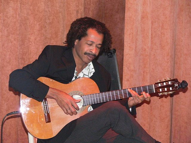 This Man Is A Legendary Guitarist : Sunnies Days