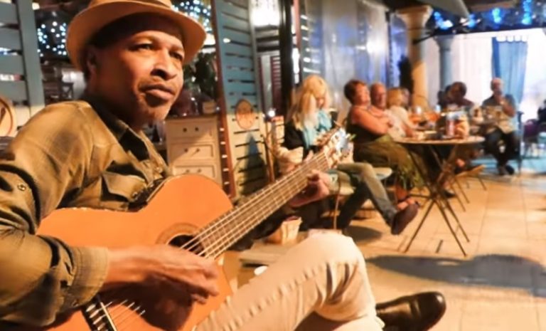 This Man Is A Legendary Guitarist : Sunnies Days