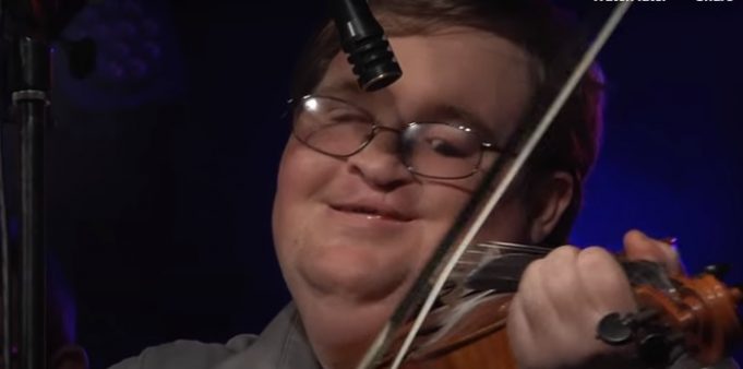 This Blind Artist Performs A Bluegrass Song : Sunnies Days